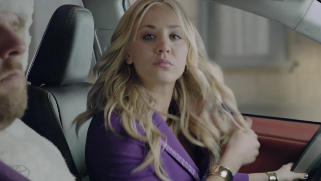 Carro Kaley Cuoco Kaley Cuoco Keeps Low Key At The Carwash: Photo